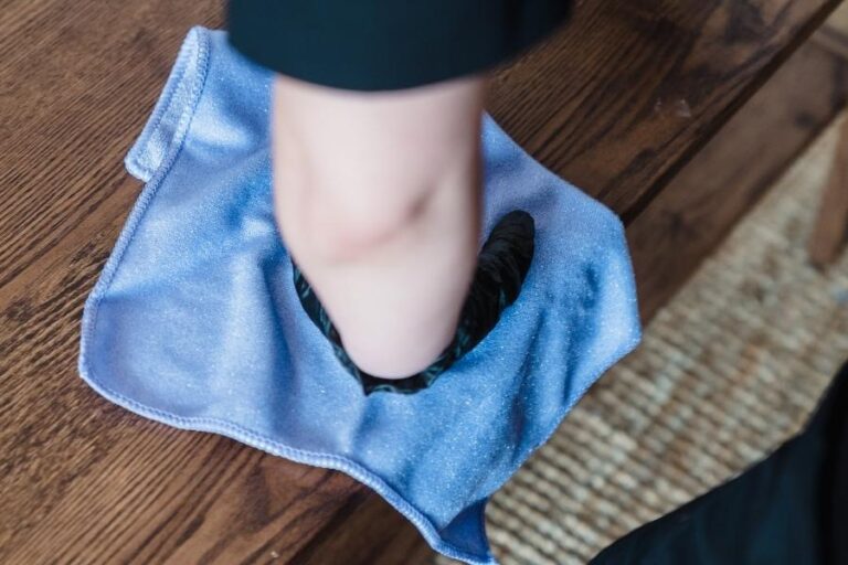 What Kind of Rag to Use for Staining? | Builder Create